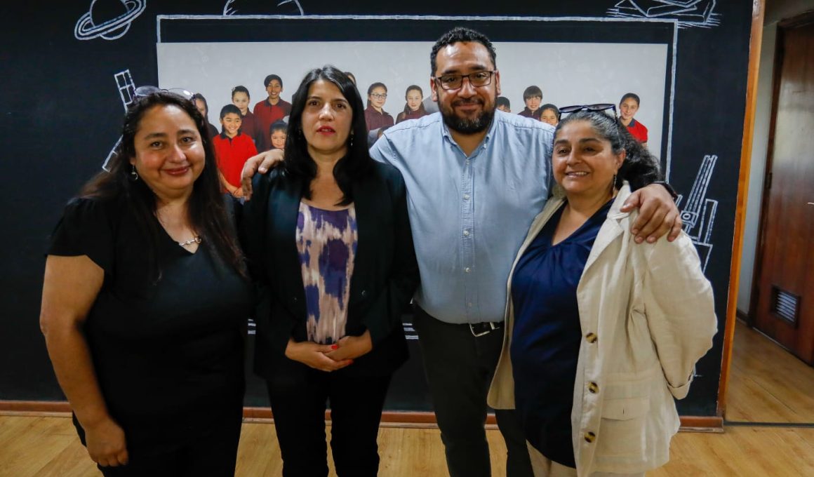 Diputada Marta González se reúne junto al Colegio de Profesores de ...